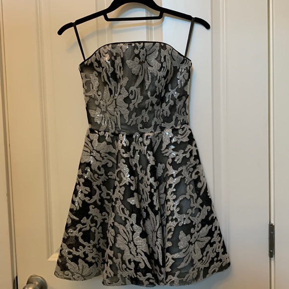 bebe | Dresses | Black And White Floral Bebe Cocktail Dress | Poshmark